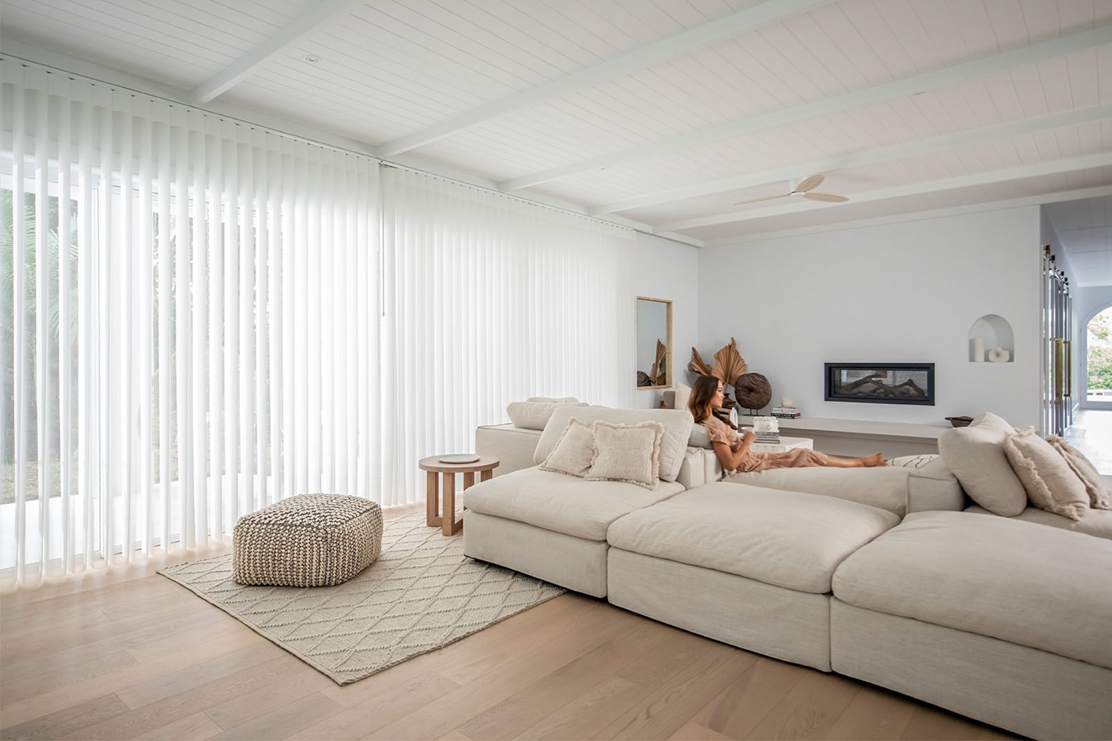 Be inspired-Living Room Solutions | Find your nearest showroom | Luxaflex®