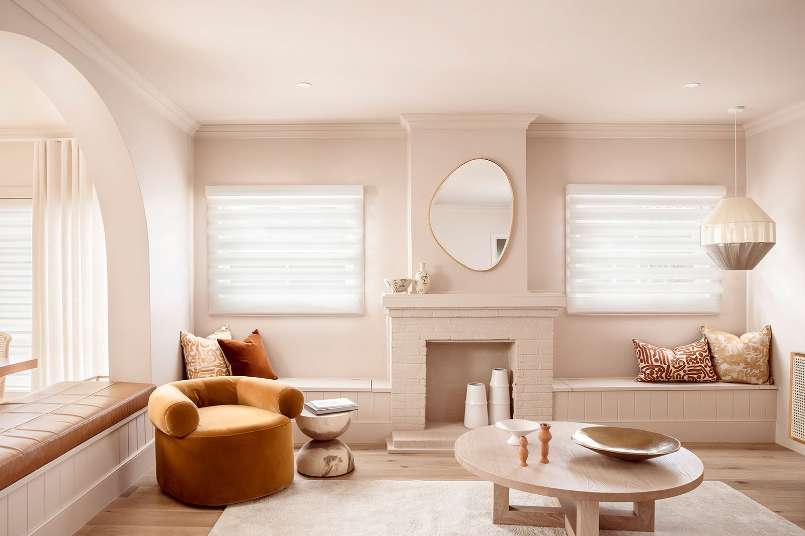 Be inspired-Living Room Solutions | Find your nearest showroom | Luxaflex®